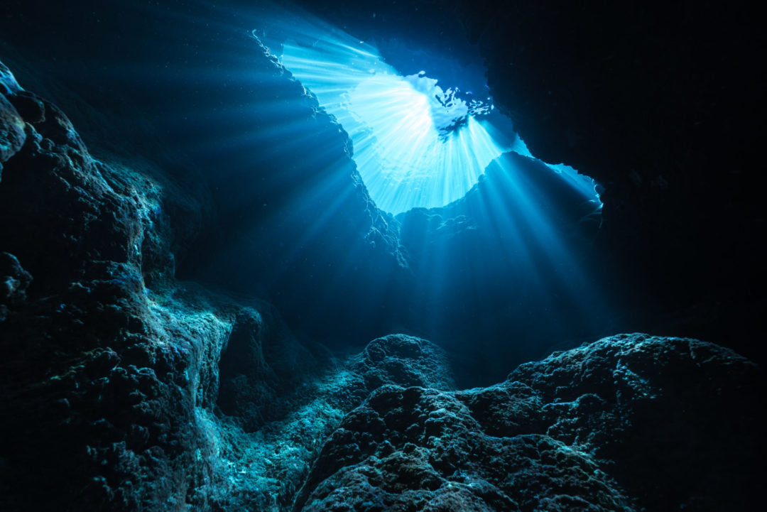 Cave Diving: When the Darkness calls... - International Diving Federation