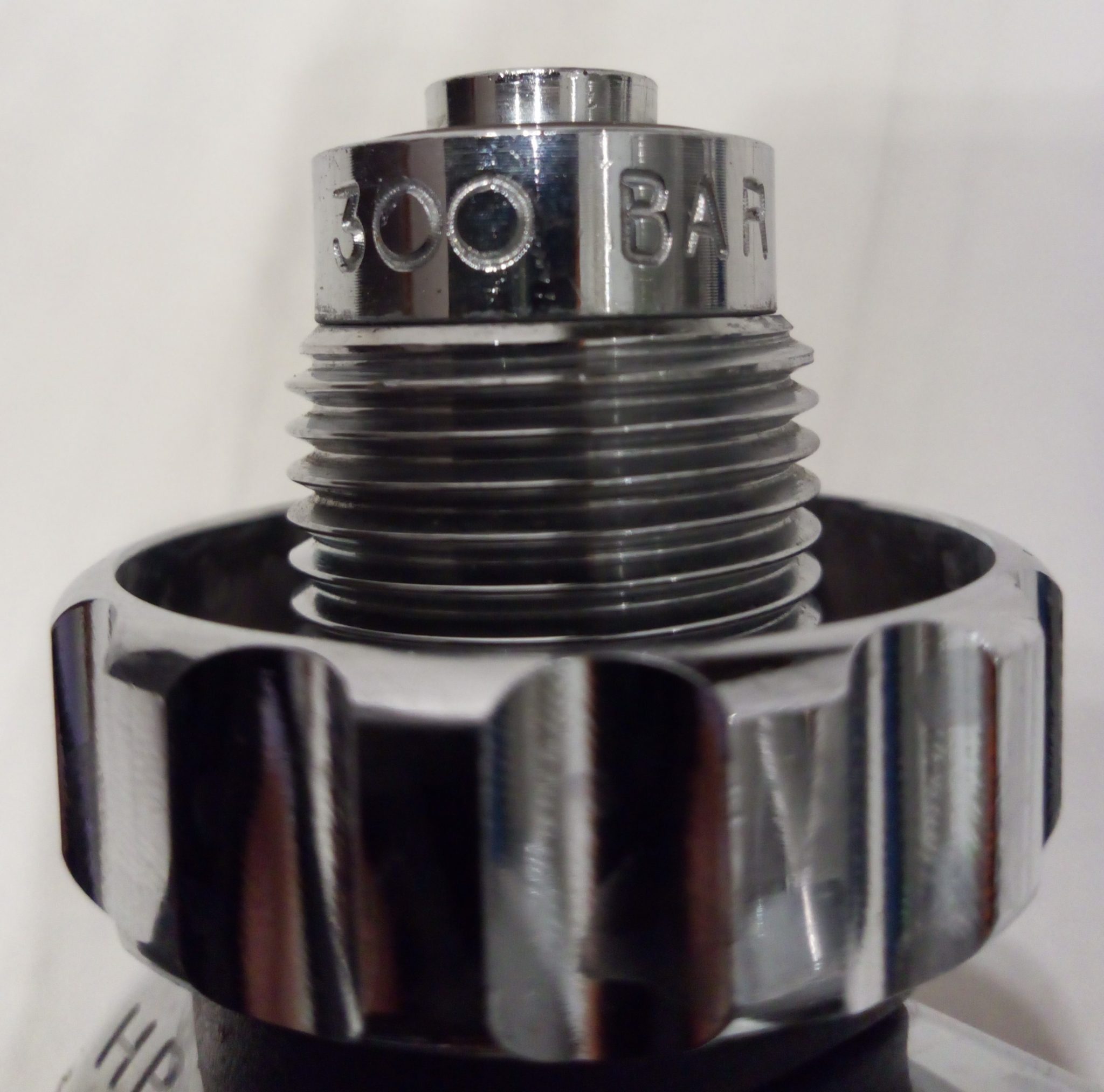 200 or 300 bar? - International Diving Federation